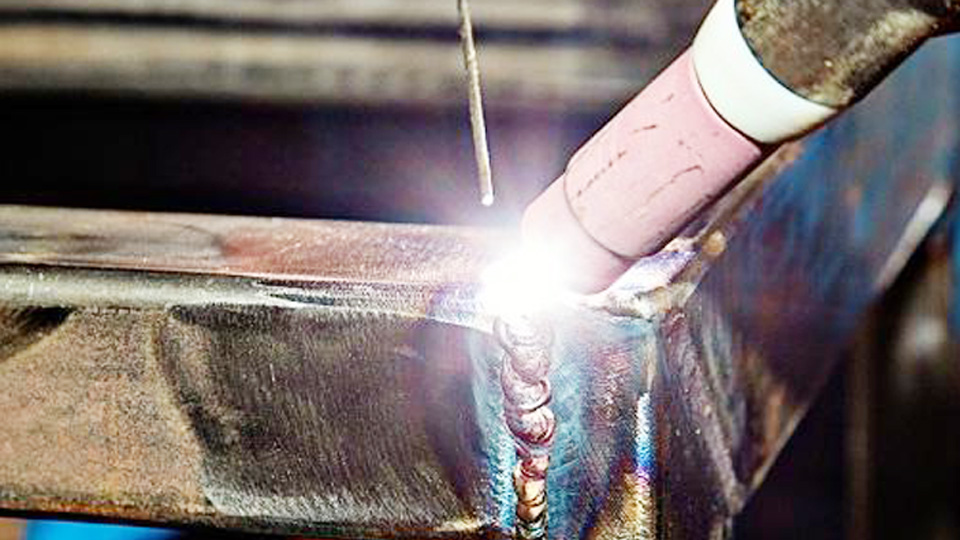 How Hot Does Metal Get When I’m Welding?